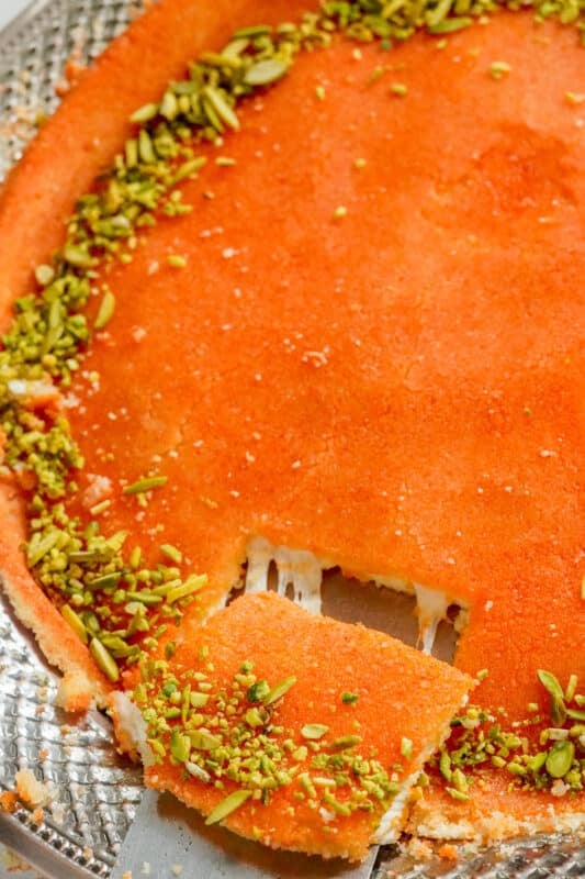 Knafeh Na'ameh (Nabulsi Knafeh) - FalasteeniFoodie