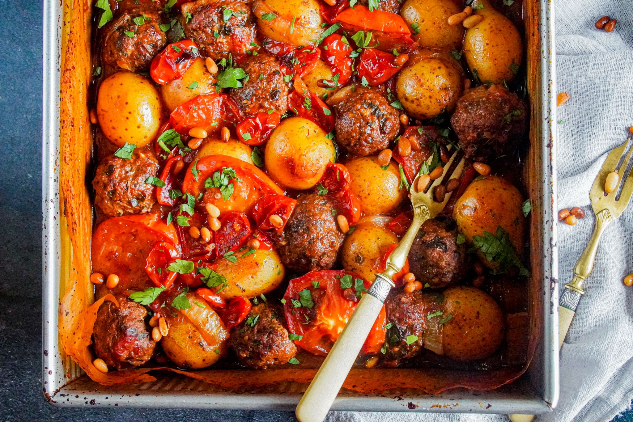 Kafta Bi Bandora (Middle Eastern Kafta in Tomato Sauce) - FalasteeniFoodie