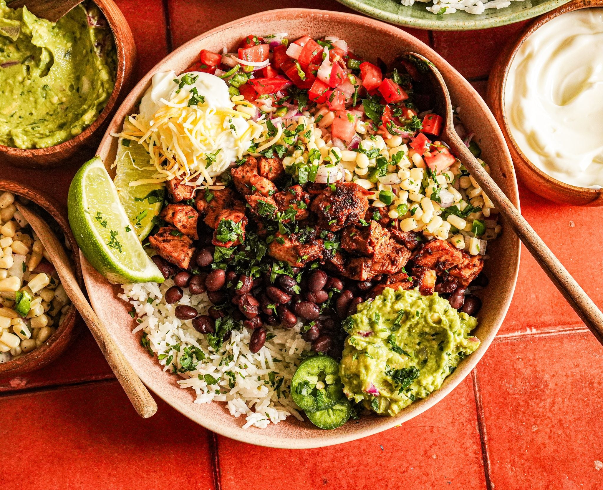 Copycat Chipotle Chicken Burrito Bowl - FalasteeniFoodie