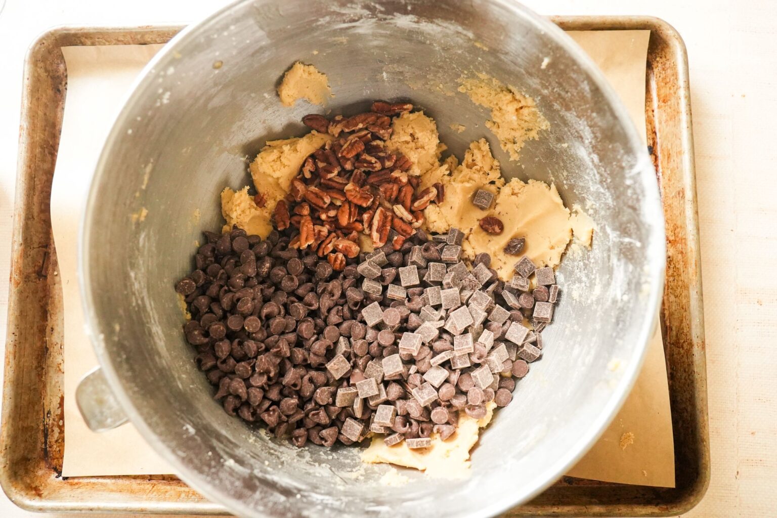 Levain Bakery-Style Chocolate Chip Cookies (Soft, Moist, and Huge ...