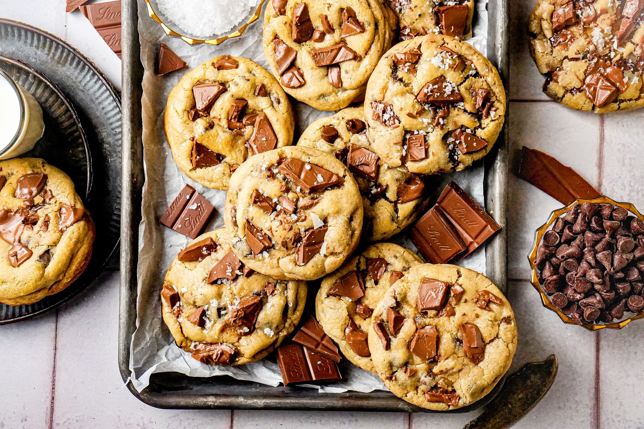 Levain Bakery-Style Chocolate Chip Cookies (Soft, Moist, and Huge ...