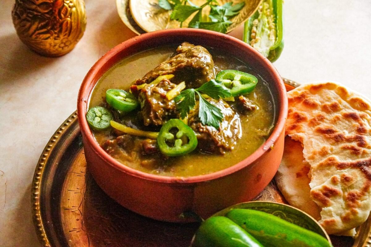 Easy Pakistani Beef Nihari Recipe (Pakistani Stew) - FalasteeniFoodie